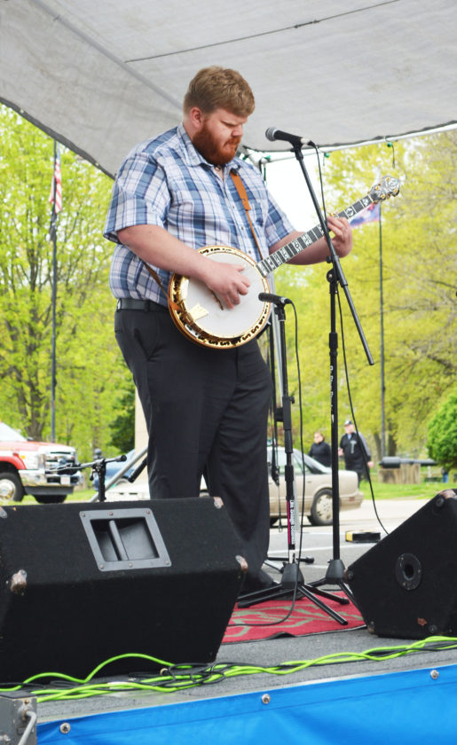 Bash goes smoothly | News, Sports, Jobs - Marietta Times